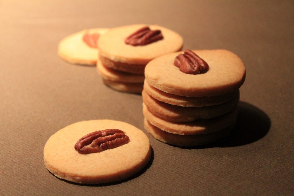 Cookies miele, zucchero di canna e noci pecan. - chiaramaci