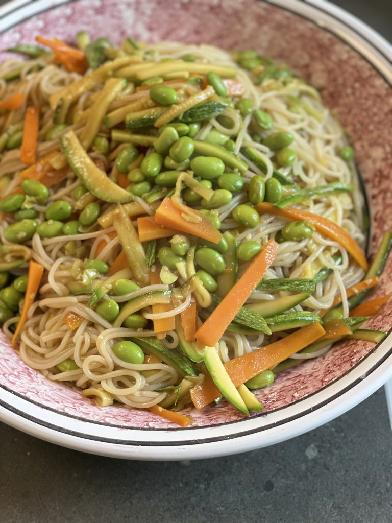 Noodles di riso con verdure. - chiaramaci